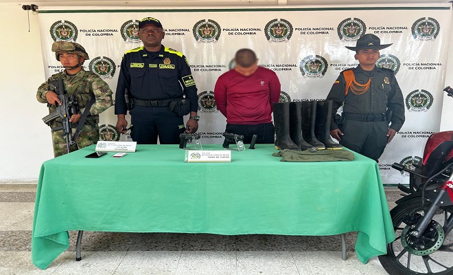 Policía Nacional Captura A Richard Con Dos Armas De Fuego Tipo